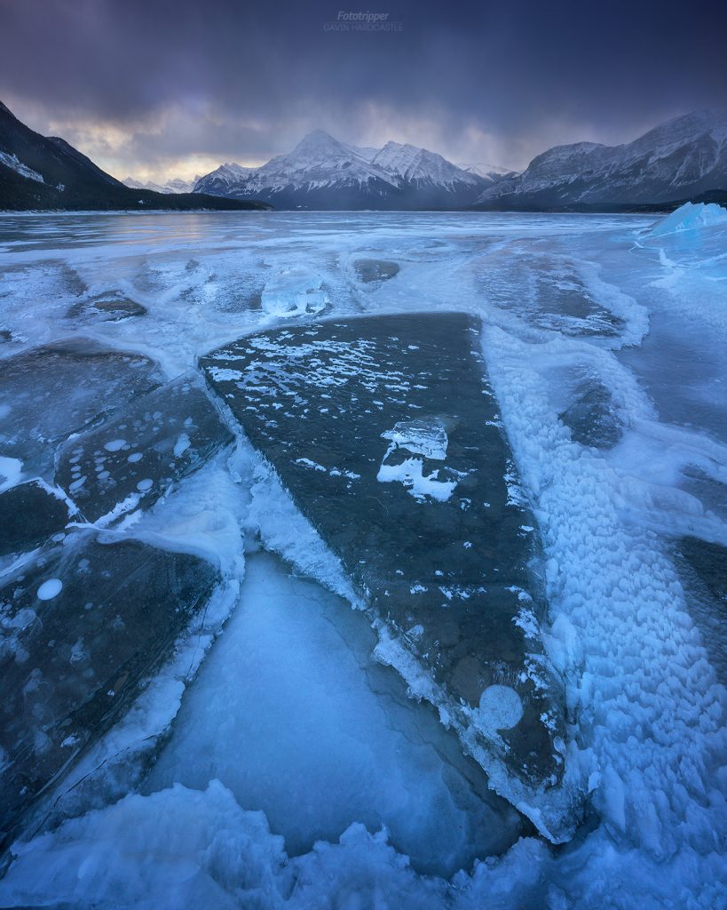 Abraham Lake Photography Tips - Ice Bubbles and Cracks - Fototripper